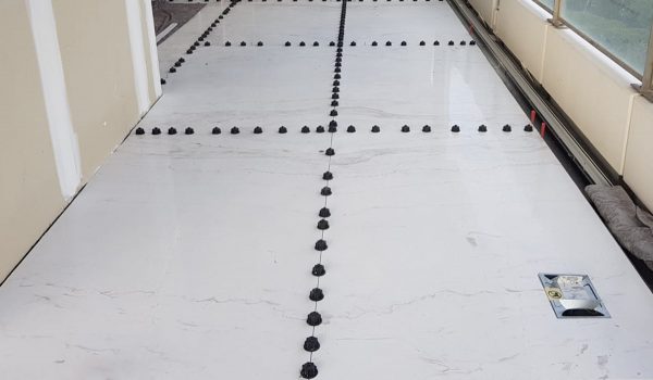 Lightweight marble vs. conventional marble: size, weight, and strength