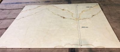 Large format backlit onyx | 2900mm x 1150mm | Stonesize